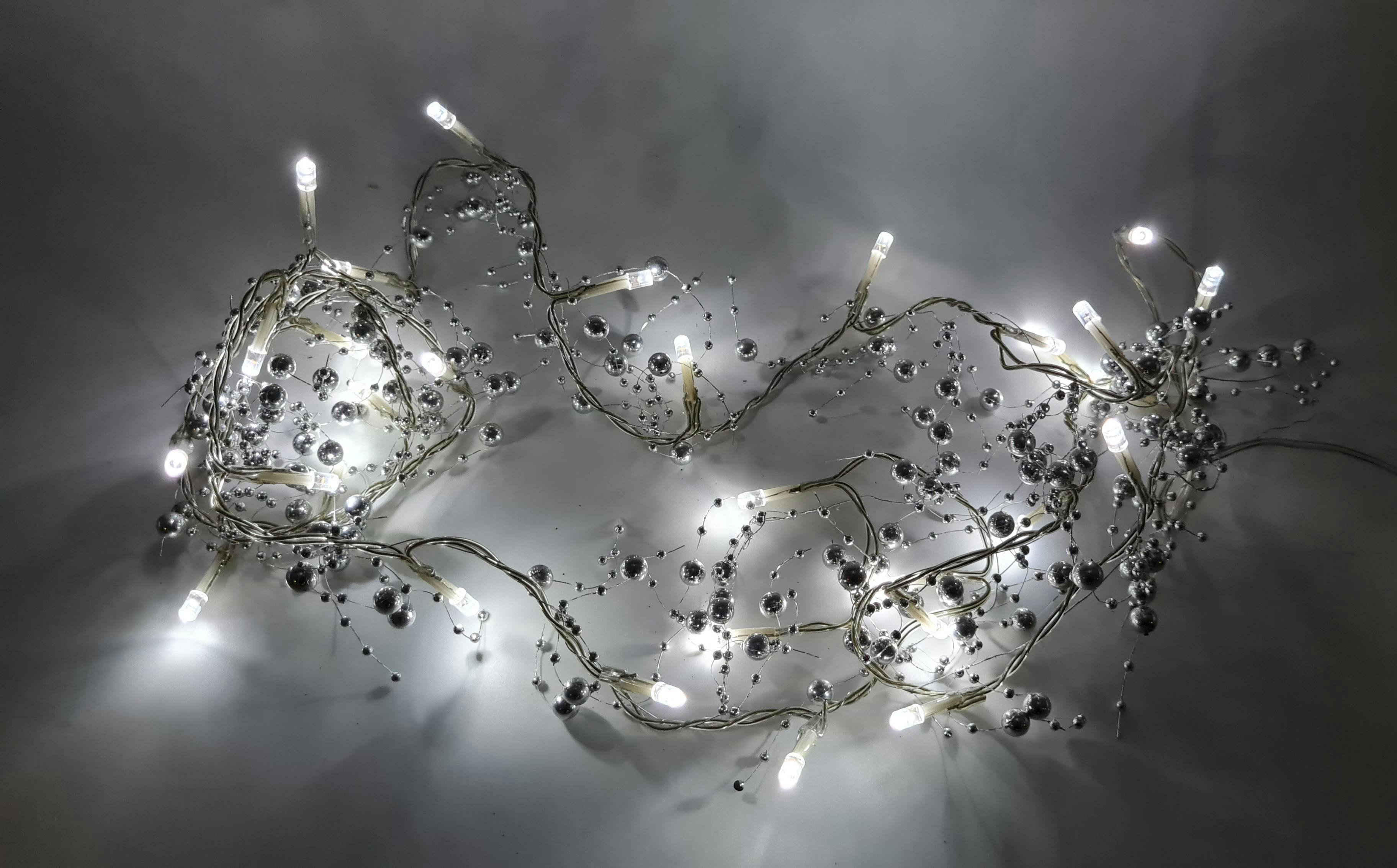 Deco Natale, Stringa decorata. 30 LED bianco Freddo | METRO